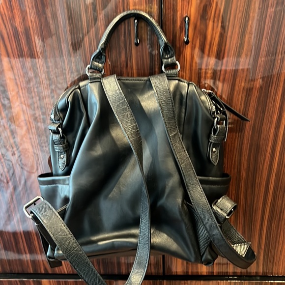 Vera Wang | Bags | Vera Wang Backpack | Poshmark
